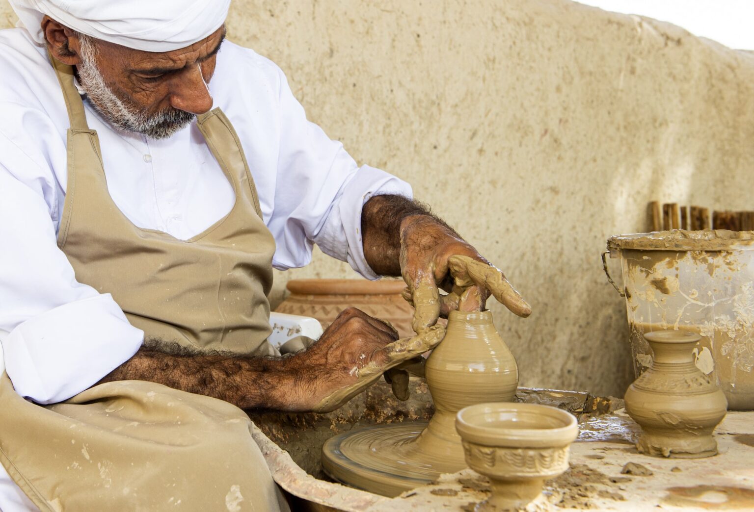 Timeless Treasures: Exploring the Rich World of Traditional Emirati ...