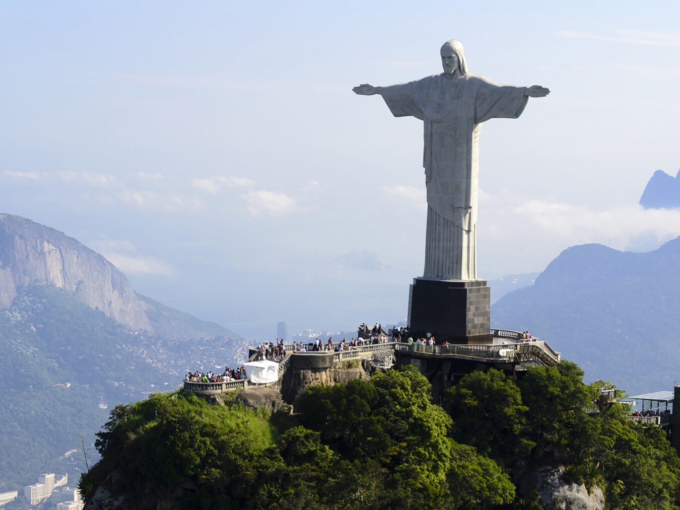MONUMENTS OF WONDERS: Explore the world's most iconic landmarks ...