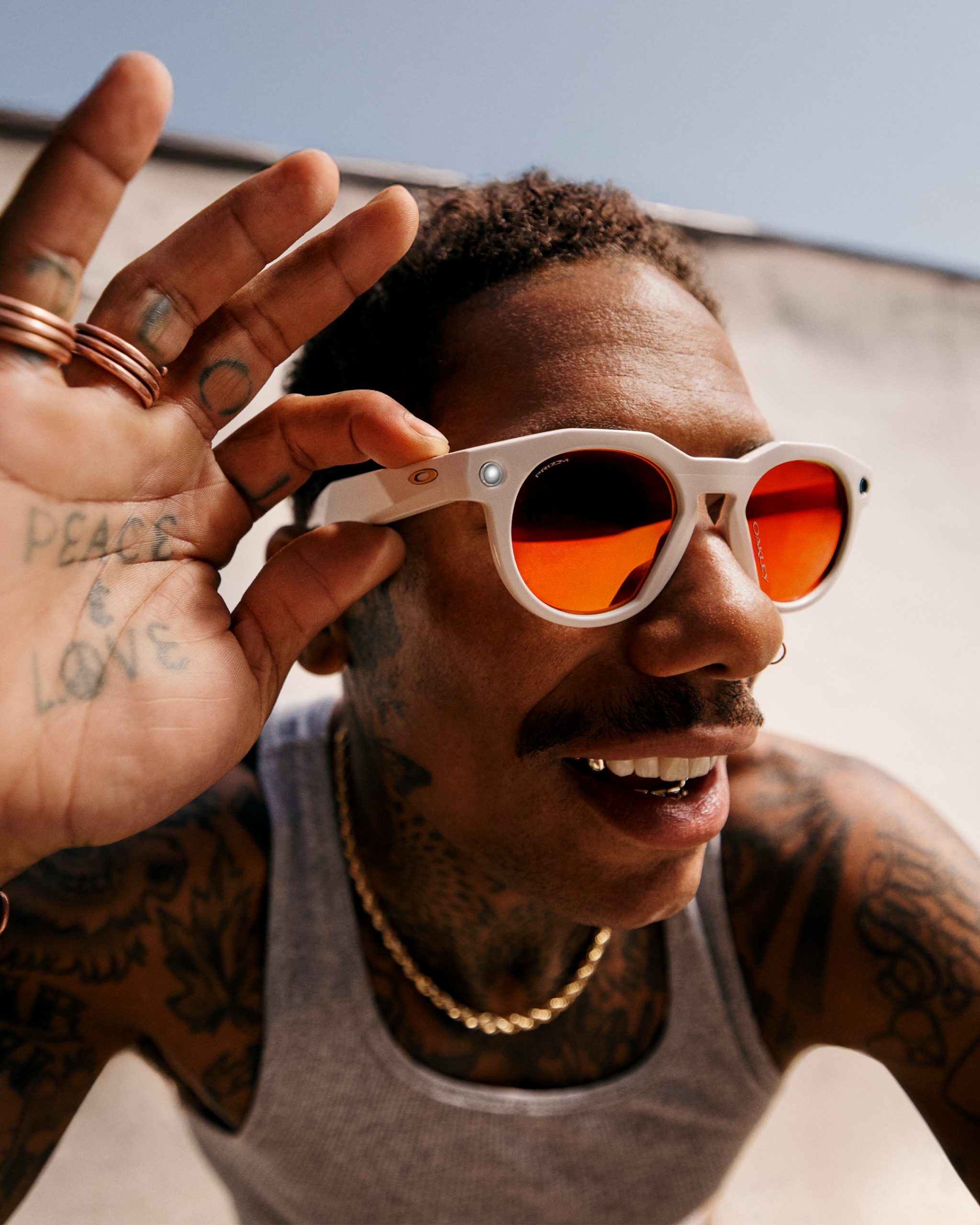 GET YOUR EYES ON THESE: Oakley's META HSTN glasses up the AI game with ...