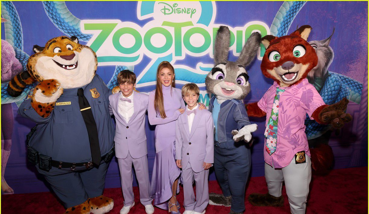 SURPRISE APPEARANCE: Shakira arrives at Zootopia 2 LA Premiere with her ...